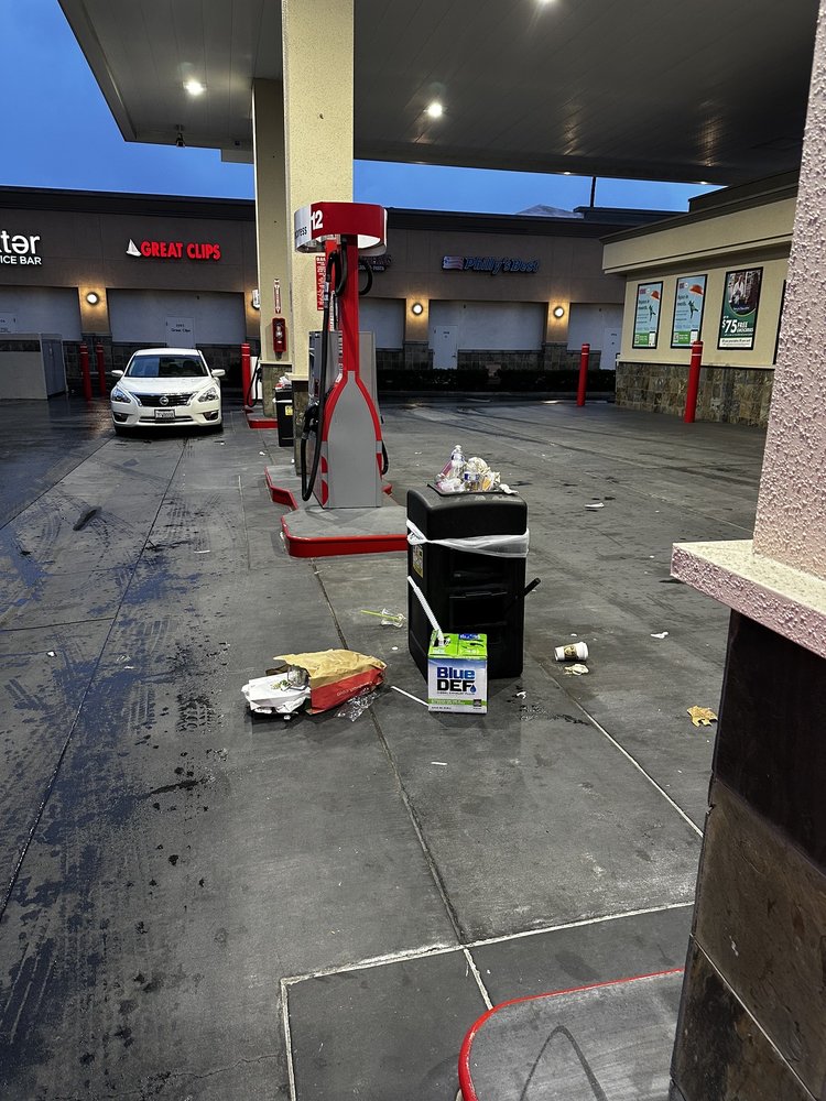 VONS GAS STATION - Updated July 2025 - 30 Photos & 64 Reviews - 1820 ...
