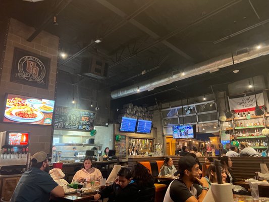 UNIVERSITY DRAFT HOUSE - Updated December 2025 - 180 Photos & 161 ...