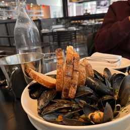 ROW 34 - CAMBRIDGE - Updated July 2025 - 209 Photos & 94 Reviews - 314 ...