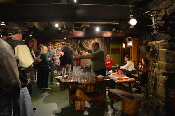 SALEM CROSS INN - 133 Photos & 152 Reviews - 260 W Main St, West ...