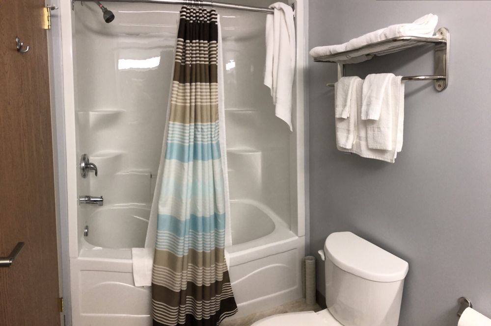 MARATHON HARBOUR INN - Updated January 2026 - 18 Photos - 67 Peninsula ...