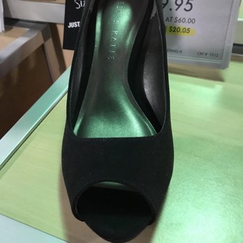 DSW DESIGNER SHOE WAREHOUSE - Updated July 2025 - 35 Photos & 72 ...