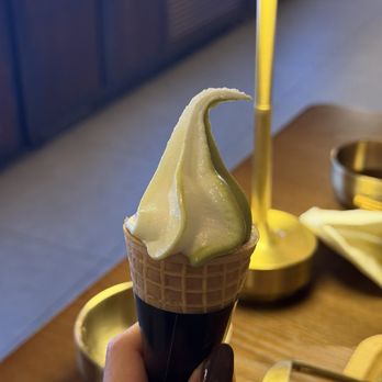 GROWL GROWL - Updated January 2026 - 140 Photos & 29 Reviews - 11 W ...