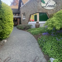 LOCALS - Updated October 2025 - 86 Photos & 115 Reviews - 1760 ...