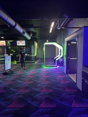 VORTEX VR ARCADE - Updated August 2024 - 17 Photos - 360 Rainbow Blvd, Niagara Falls, New York ...
