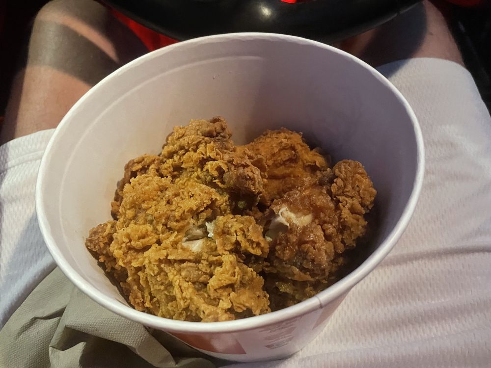 KFC - Updated December 2025 - 17 Photos & 39 Reviews - 12124 NE Glisan ...