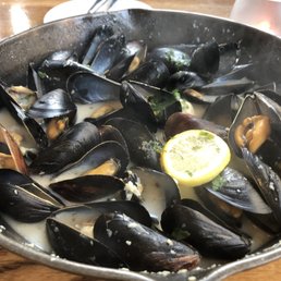 MUSSEL BAR & GRILLE - ARLINGTON - 641 Photos & 664 Reviews - Bars - 800 ...