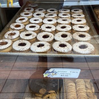 B & W BAKERY - Updated October 2025 - 371 Photos & 343 Reviews - 614 ...