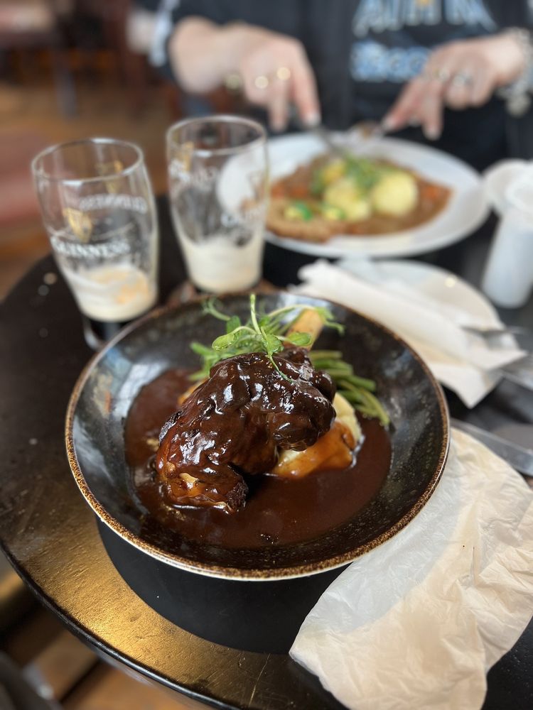 THE BARGE - Updated July 2024 - 85 Photos & 66 Reviews - 42 Charlemount ...