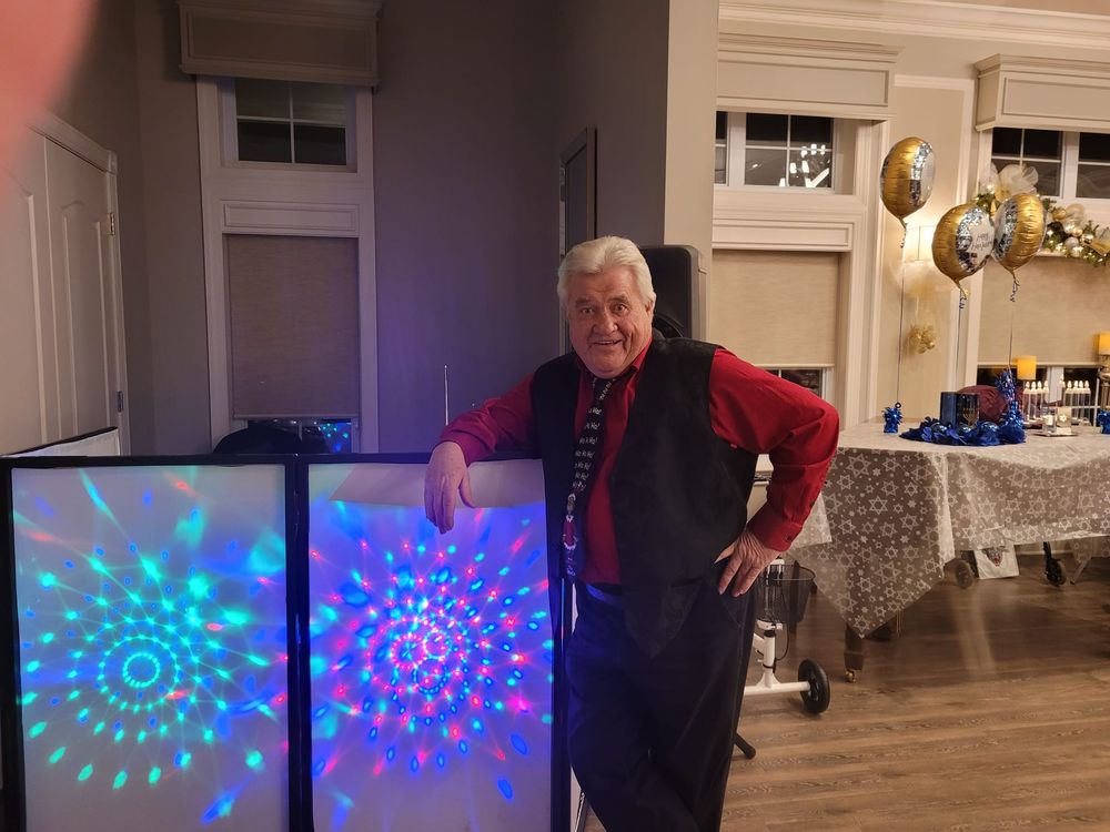 BOB KERN ENTERTAINMENT - Updated October 2025 - 17 Photos - Toms River ...