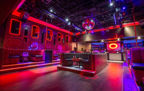 PRETTY PLEASE LOUNGE - 305 Photos & 31 Reviews - 4426 N Saddlebag Trl ...