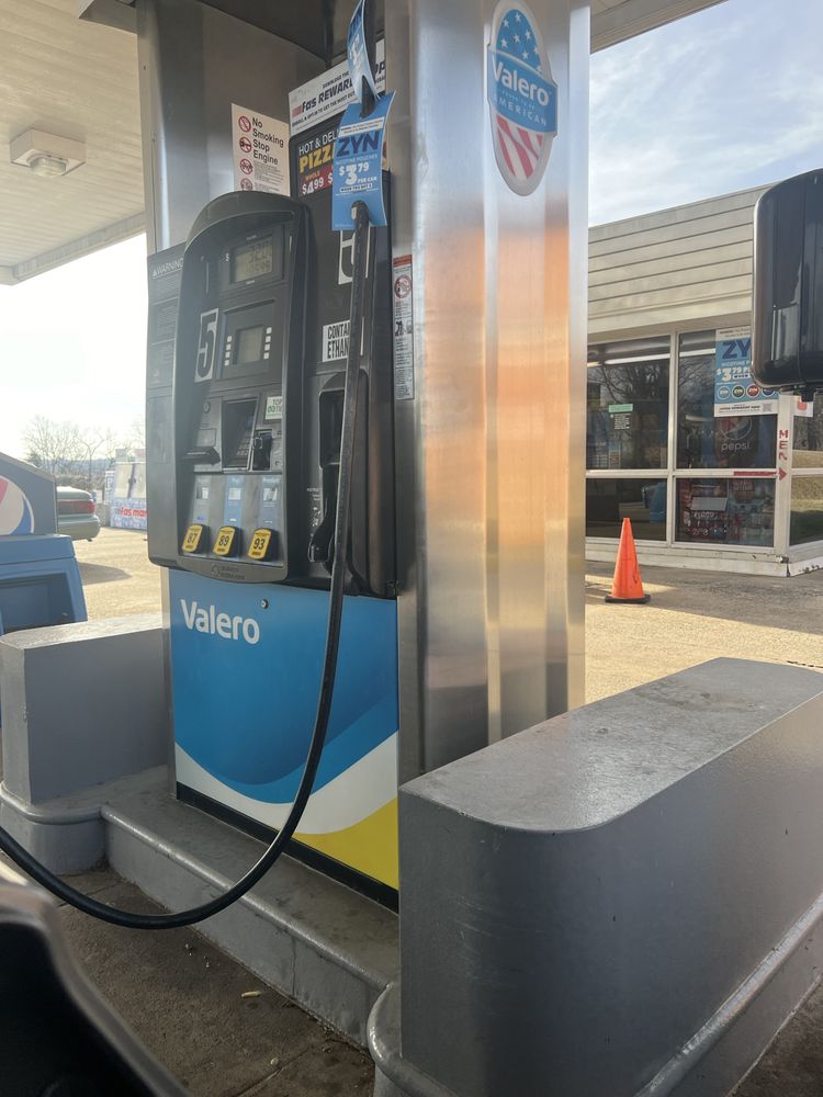 VALERO - 1118 Memorial Blvd S, Martinsville, Virginia - Gas Stations ...