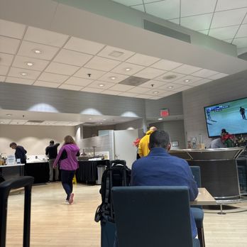 THE LOUNGE - Updated May 2025 - 195 Photos & 164 Reviews - 1 Harborside ...