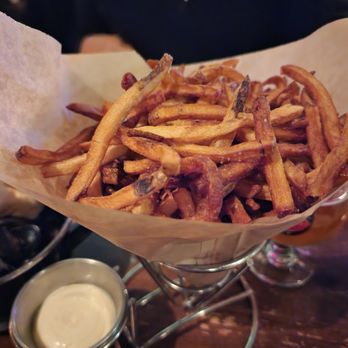 HOPLEAF BAR - Updated August 2024 - 1186 Photos & 2332 Reviews - 5148 N ...