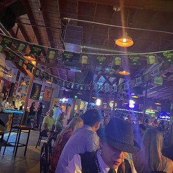 SAVANNAH SMILES DUELING PIANOS - Updated July 2024 - 154 Photos & 270 ...