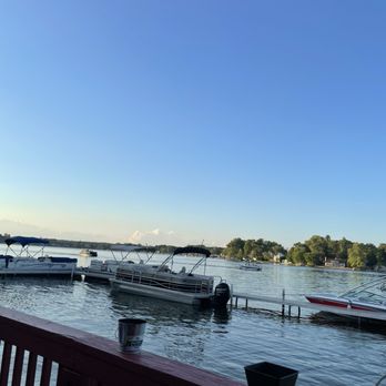 BOSTWICK LAKE INN - Updated December 2025 - 157 Photos & 198 Reviews ...