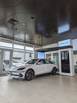 HYUNDAI EUGENE - Updated November 2025 - 34 Photos - 89320 N Game Farm ...