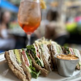 LUXBAR - Updated January 2026 - 1055 Photos & 1278 Reviews - 18 East ...