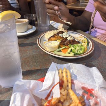 BIG FISH SEAFOOD GRILL & BAR - Updated January 2026 - 650 Photos & 702 ...