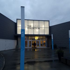 THE OUTLET COLLECTION SEATTLE - 149 Photos & 171 Reviews - Shopping ...