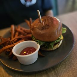 MISFIT KITCHEN - Updated December 2025 - 147 Photos & 79 Reviews - 111 ...