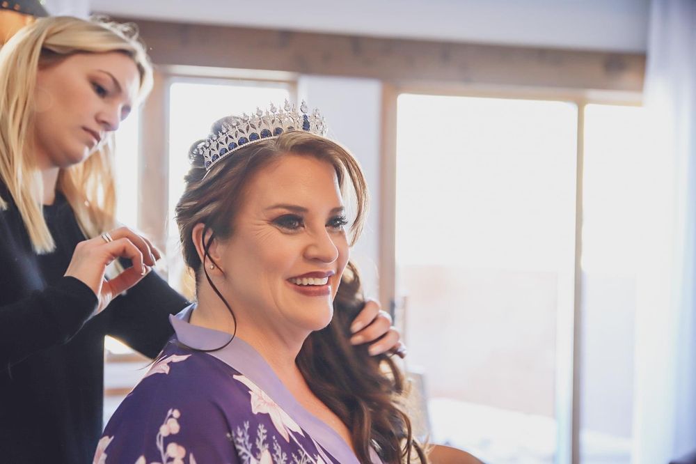 GOLDEN ROOTS SALON - Updated October 2024 - 37 Photos & 51 Reviews ...