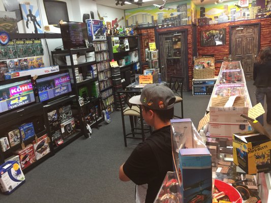 PAWN CHICAGO - Updated November 2024 - 19 Photos & 20 Reviews - 5604 W ...