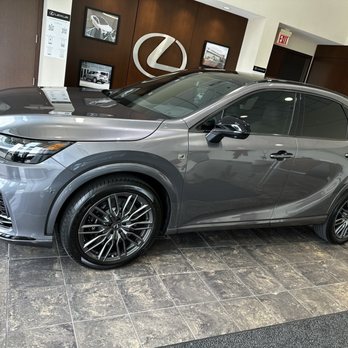 HENDRICK LEXUS NORTHLAKE - Updated December 2025 - 71 Photos & 133 ...