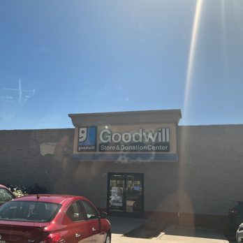 GOODWILL SOUTHERN CALIFORNIA RETAIL STORE & DONATION CENTER - Updated ...