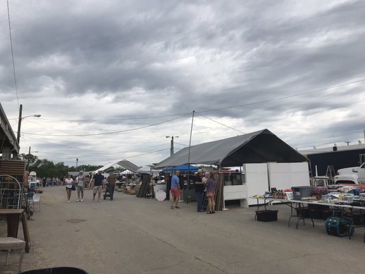 NASHVILLE FLEA MARKET - 207 Photos & 67 Reviews - 625 Smith Ave ...