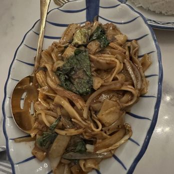 KIN DEE - Updated March 2025 - 2426 Photos & 933 Reviews - 1533 N ...