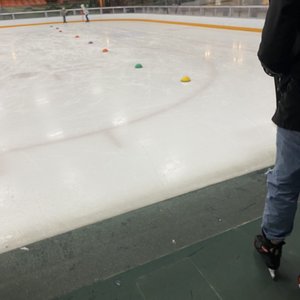 SNOOPY’S HOME ICE - REDWOOD EMPIRE ICE ARENA - 158 Photos & 115 Reviews ...