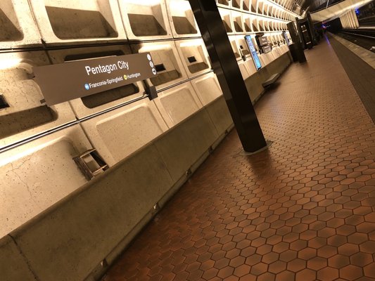 PENTAGON CITY METRO STATION - 38 Photos & 43 Reviews - 1250 South Hayes ...