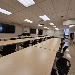 KAIMUKĪ PUBLIC LIBRARY - Updated December 2025 - 123 Photos & 58 ...