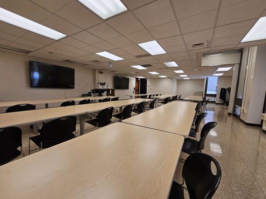 HAMILTON LIBRARY - Updated December 2025 - 42 Photos & 29 Reviews ...