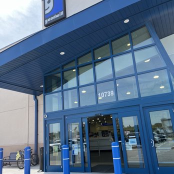 GOODWILL SUPERSTORE - Updated October 2025 - 21 Photos & 19 Reviews ...