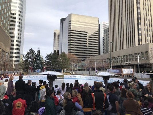 THE DOWNTOWN DENVER RINK AT SKYLINE PARK - 25 Photos & 29 Reviews ...