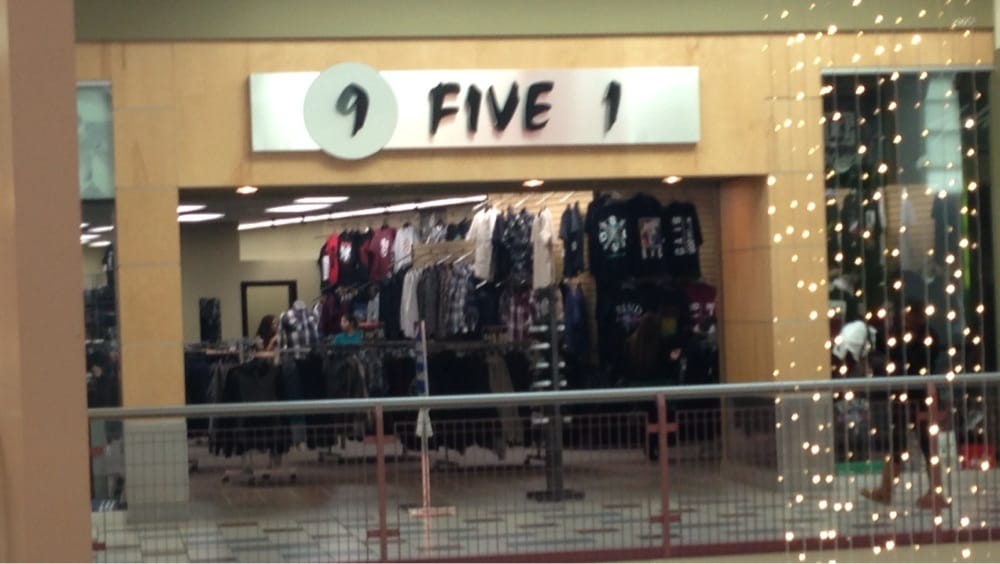 9 FIVE 1 - Updated August 2025 - 22500 Town Cir, Moreno Valley ...