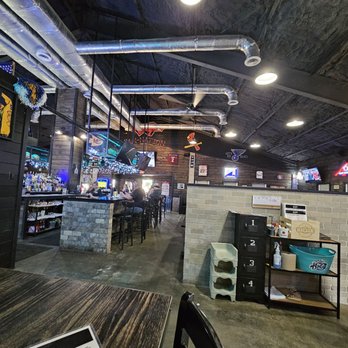 BUCKETS SPORTS BAR & GRILL - Updated January 2026 - 42 Photos & 53 ...