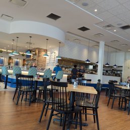 HALF SHELLS SEAFOOD GRILL - Updated October 2025 - 672 Photos & 604 ...