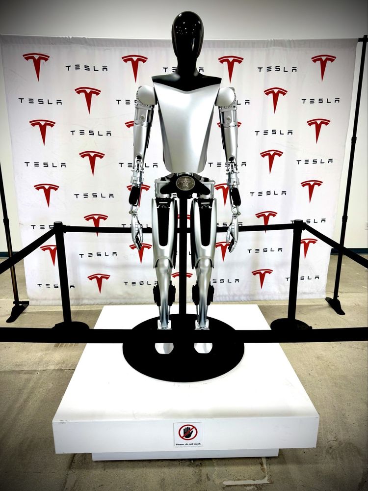 TESLA SERVICE CENTER - Updated October 2025 - 55 Photos & 30 Reviews ...