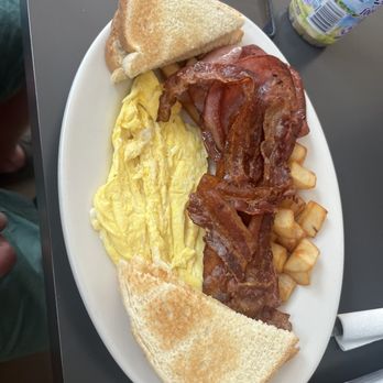 JEANNIE’S DELI - Updated September 2025 - 48 Photos & 77 Reviews - 2 E ...