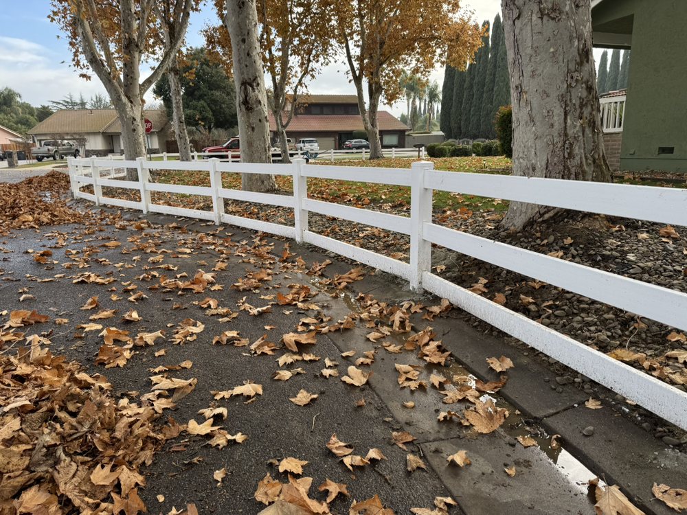 MEGA FENCE - Updated March 2025 - 108 Photos - Thornton, California ...