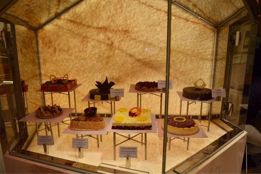 RAFFLES PATISSERIE - Updated December 2024 - 30 Photos - Zorlu Center ...