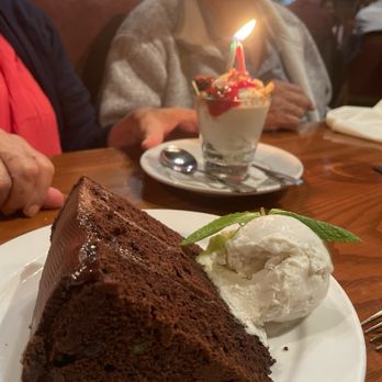 CEDAR CREEK INN - Updated November 2024 - 1111 Photos & 1079 Reviews ...