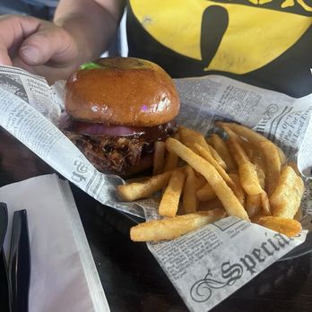 HENRY’S BAR & GRILL - Updated May 2024 - 130 Photos & 120 Reviews - 501 ...