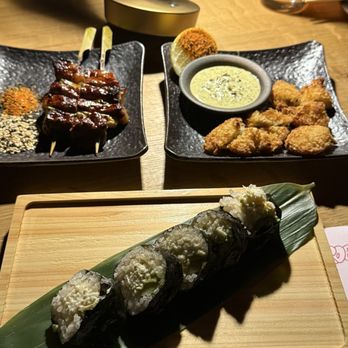 TOP ROE - Updated May 2025 - 132 Photos & 33 Reviews - 120 W 5th St ...