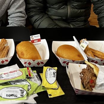 PAPAREPAS VENEZUELAN FOOD - Updated April 2024 - 90 Photos & 70 Reviews ...