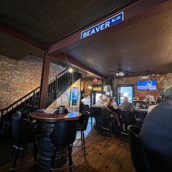 THE GRUMPY BEAVER PUB - Updated November 2025 - 45 Photos & 44 Reviews ...