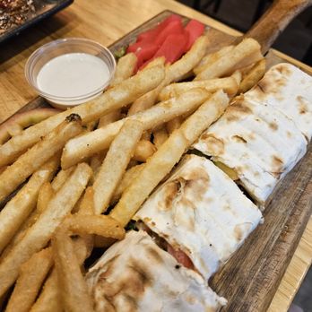 PARAMOUNT MIDDLE EASTERN KITCHEN - Updated October 2025 - 330 Photos ...